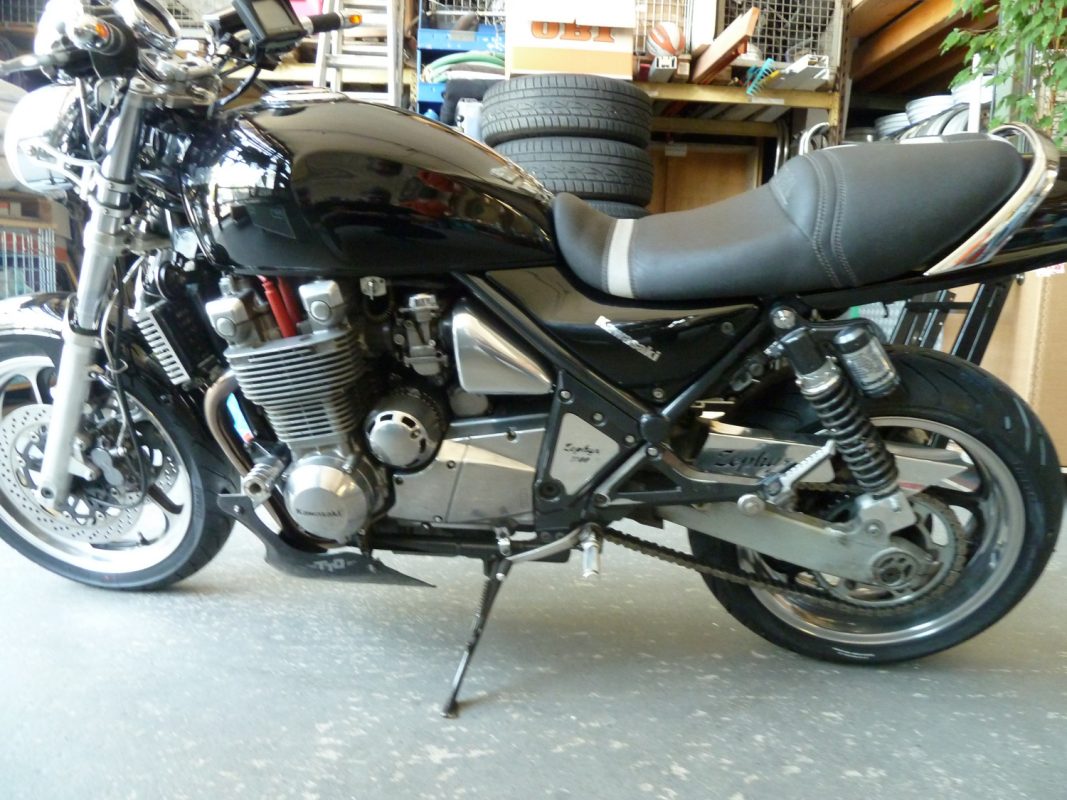 Kawasaki Zephyr Felgenverbreiterung von Georg Deget Motorradtechnik